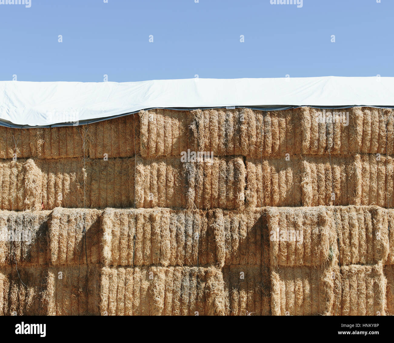 Covering tarpaulin hi-res stock photography and images - Alamy