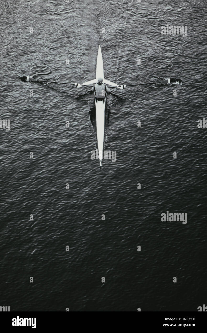 Man sculling in single scull hi-res stock photography and images - Alamy