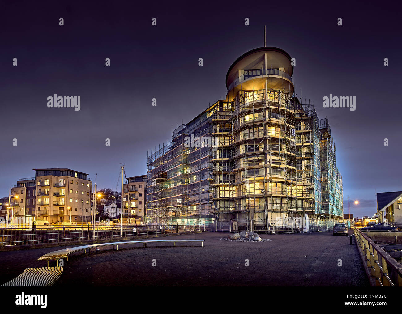 Construction of a large modern building Stock Photo - Alamy