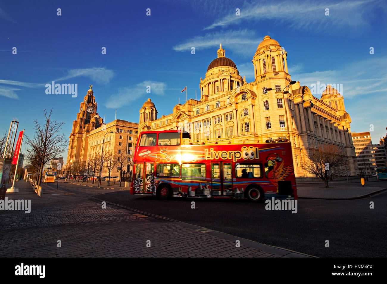 Sightseeing bus in liverpool uk hi-res stock photography and images - Alamy