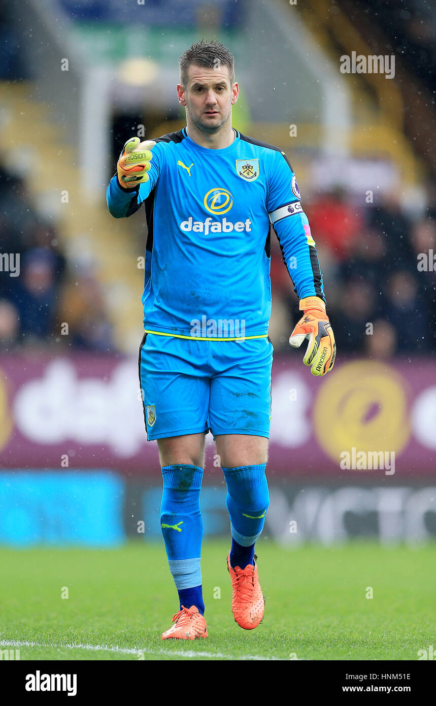 Burnley goalkeeper Tom Heaton Stock Photo - Alamy