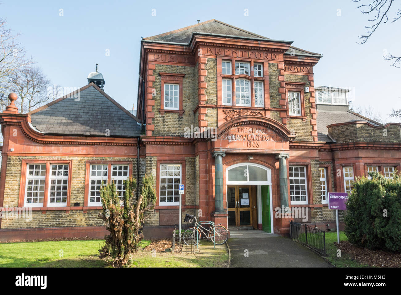 Boston Manor Road High Resolution Stock Photography and Images - Alamy