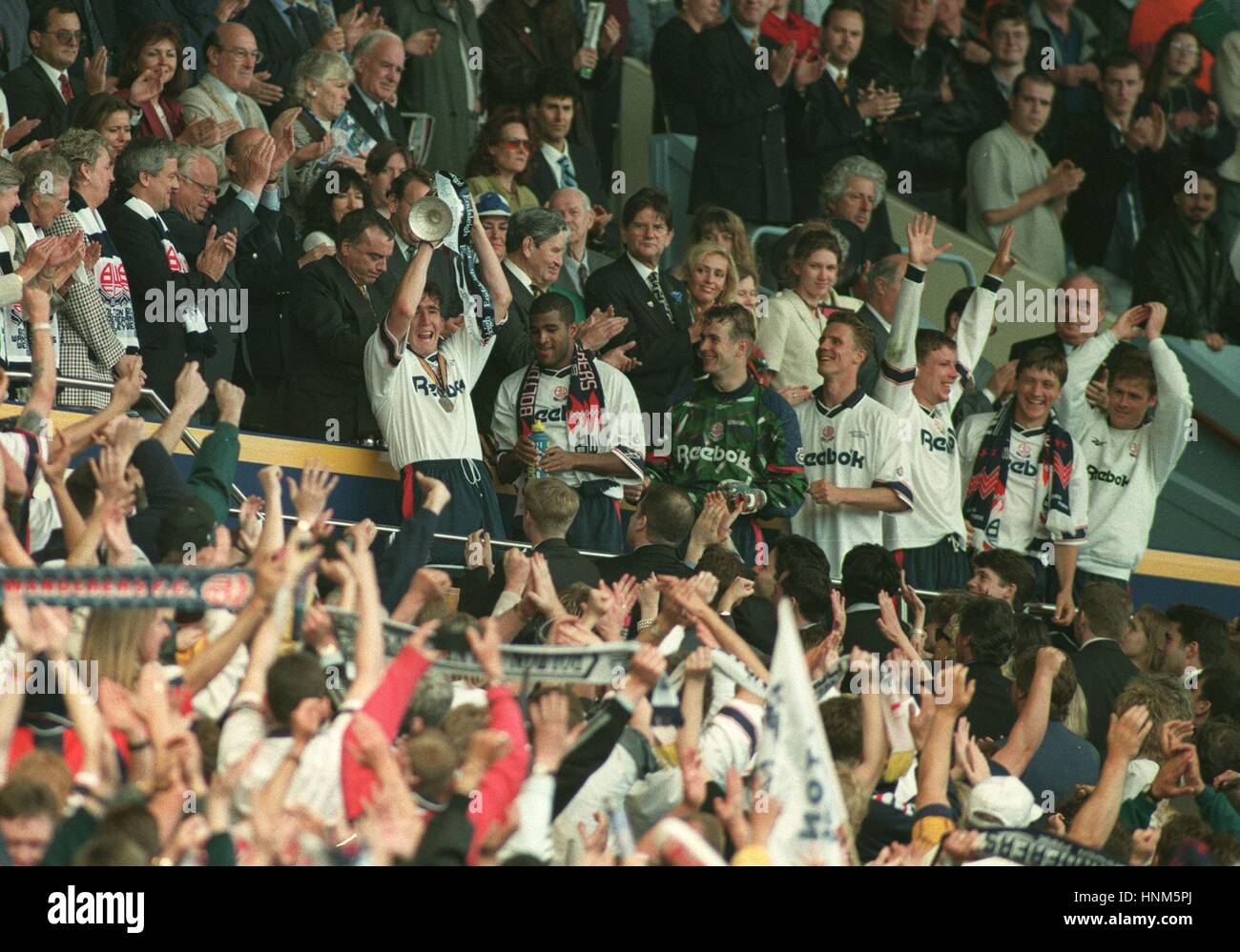 BOLTON WANDERERS PROMOTED PLAY-OFF WINNERS 1994-95 24 January 1996 ...
