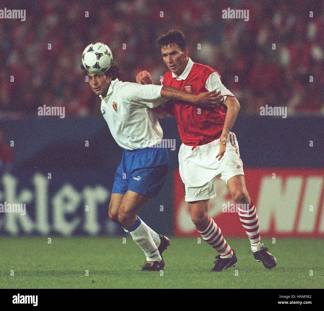 Andy linighan arsenal hi-res stock photography and images - Alamy