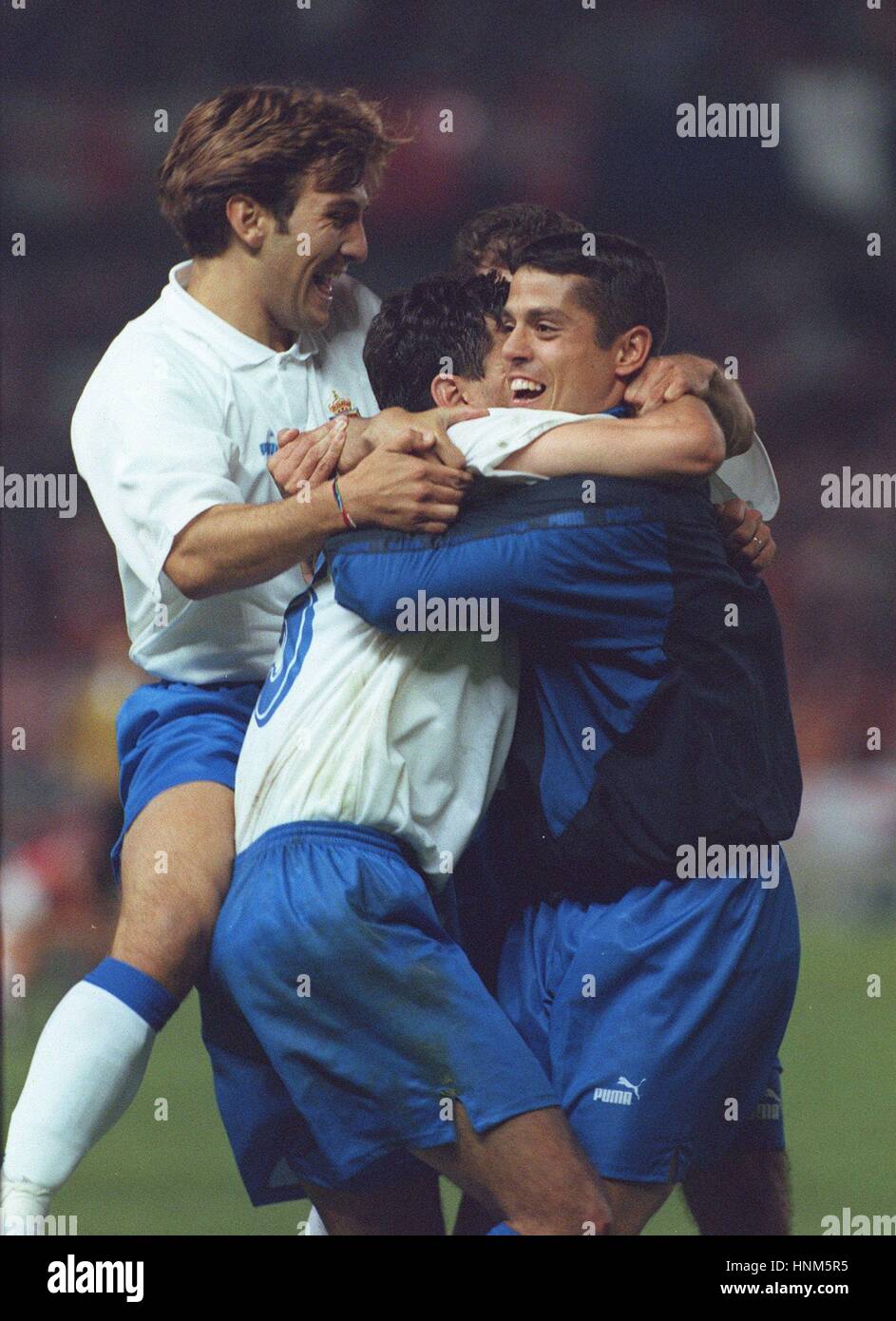 NAYIM IS MOBBED BY TEAM MATES ARSENAL V REAL ZARAGOZA 30 January 1996 ...