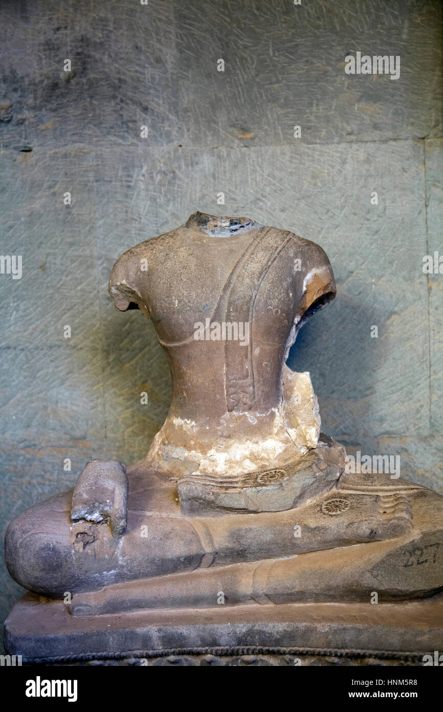 Armless statue hi-res stock photography and images - Alamy