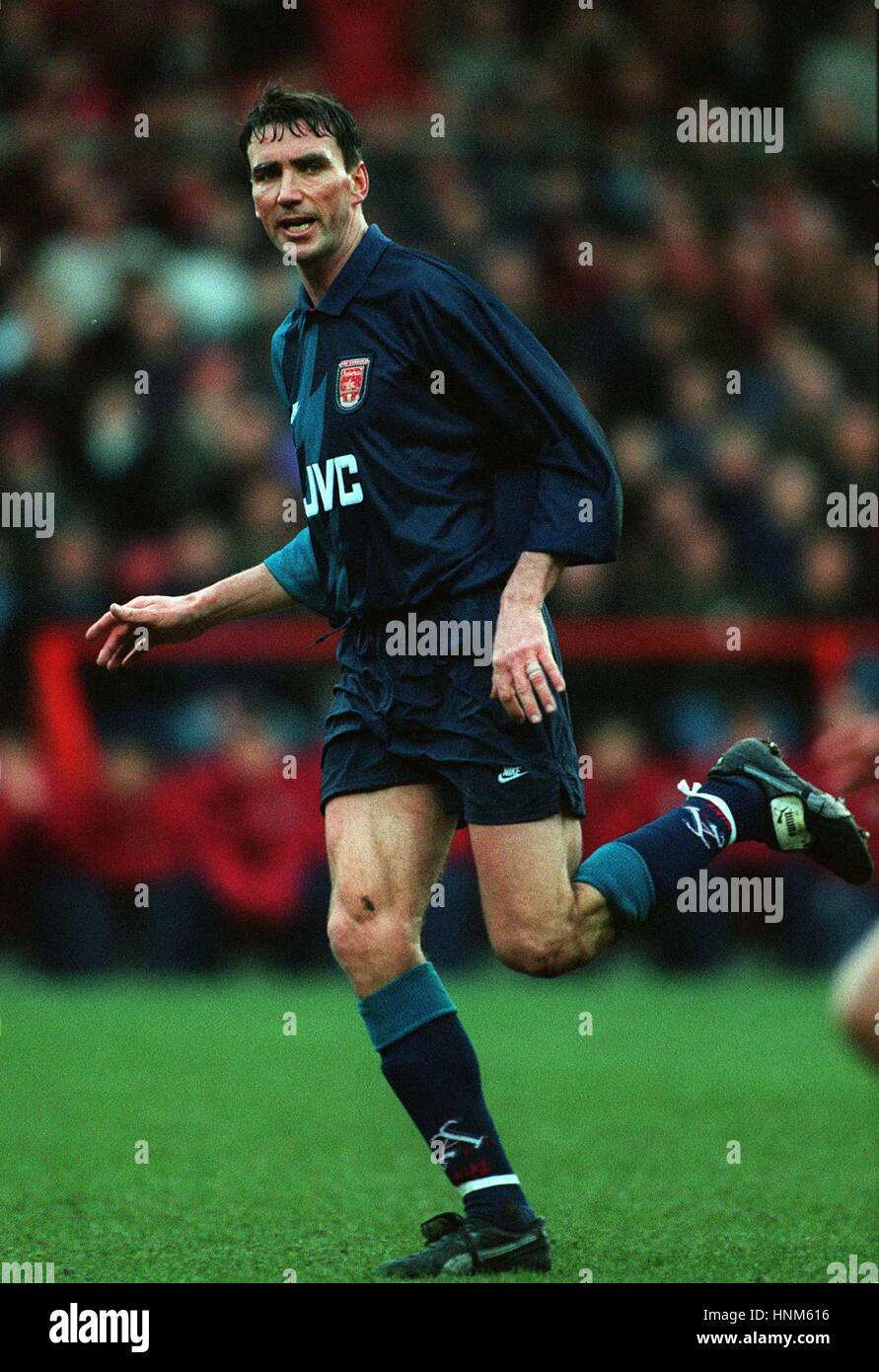 Andy linighan hi-res stock photography and images - Alamy