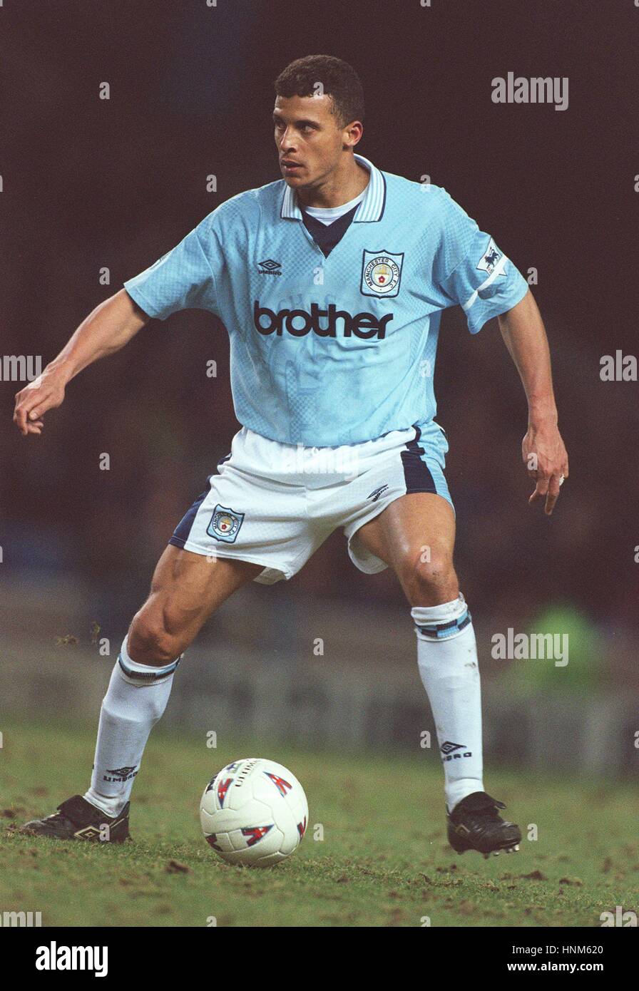 KEITH CURLE MANCHESTER CITY FC 15 February 1996 Stock Photo - Alamy