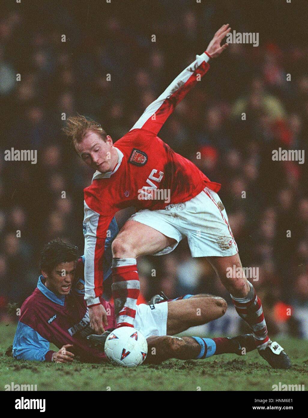 John hartson arsenal hi-res stock photography and images - Alamy