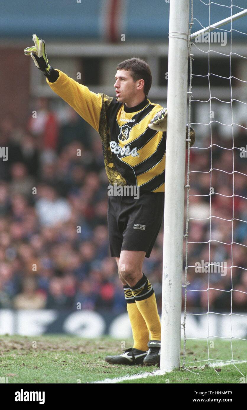 KEVIN HITCHCOCK CHELSEA FC 01 April 1996 Stock Photo - Alamy
