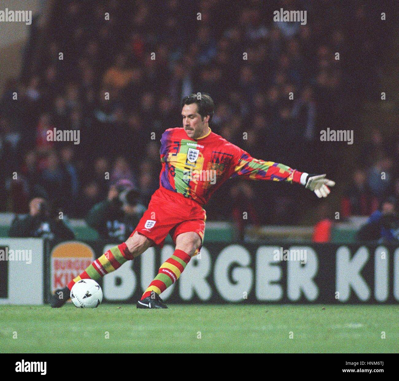 DAVID SEAMAN ENGLAND & ARSENAL FC 01 April 1996 Stock Photo - Alamy