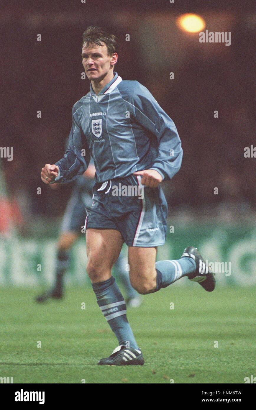 TEDDY SHERINGHAM TOTTENHAM HOTSPUR FC 01 April 1996 Stock Photo - Alamy