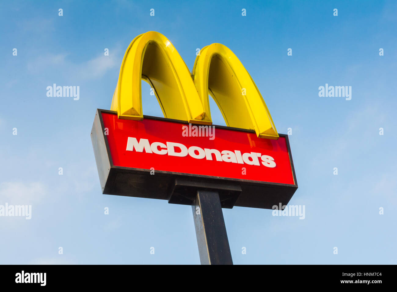 Mcdonalds logo hi-res stock photography and images - Alamy