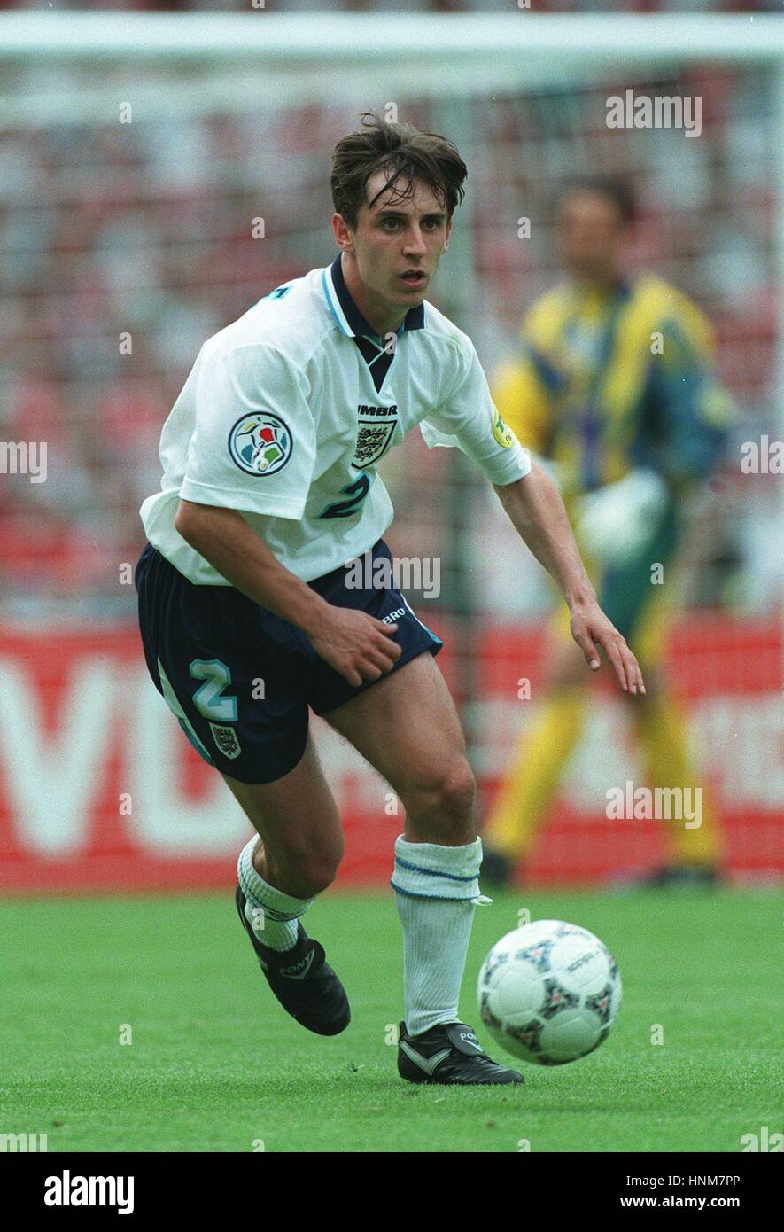 Gary neville england 1996 hi-res stock photography and images - Alamy