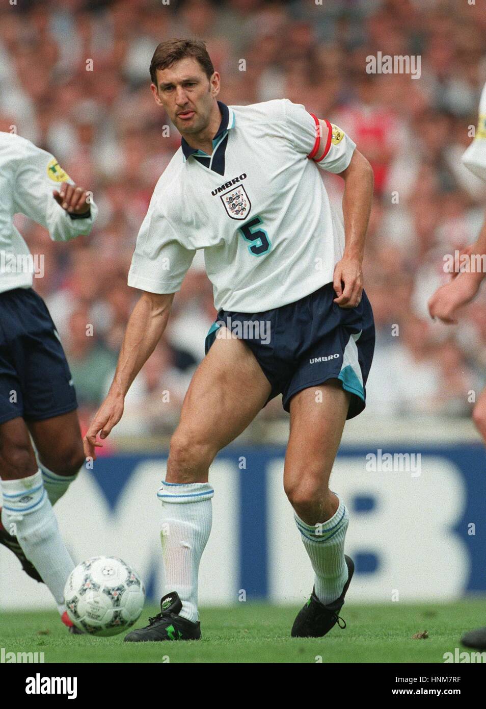 Tony adams england hi-res stock photography and images - Alamy
