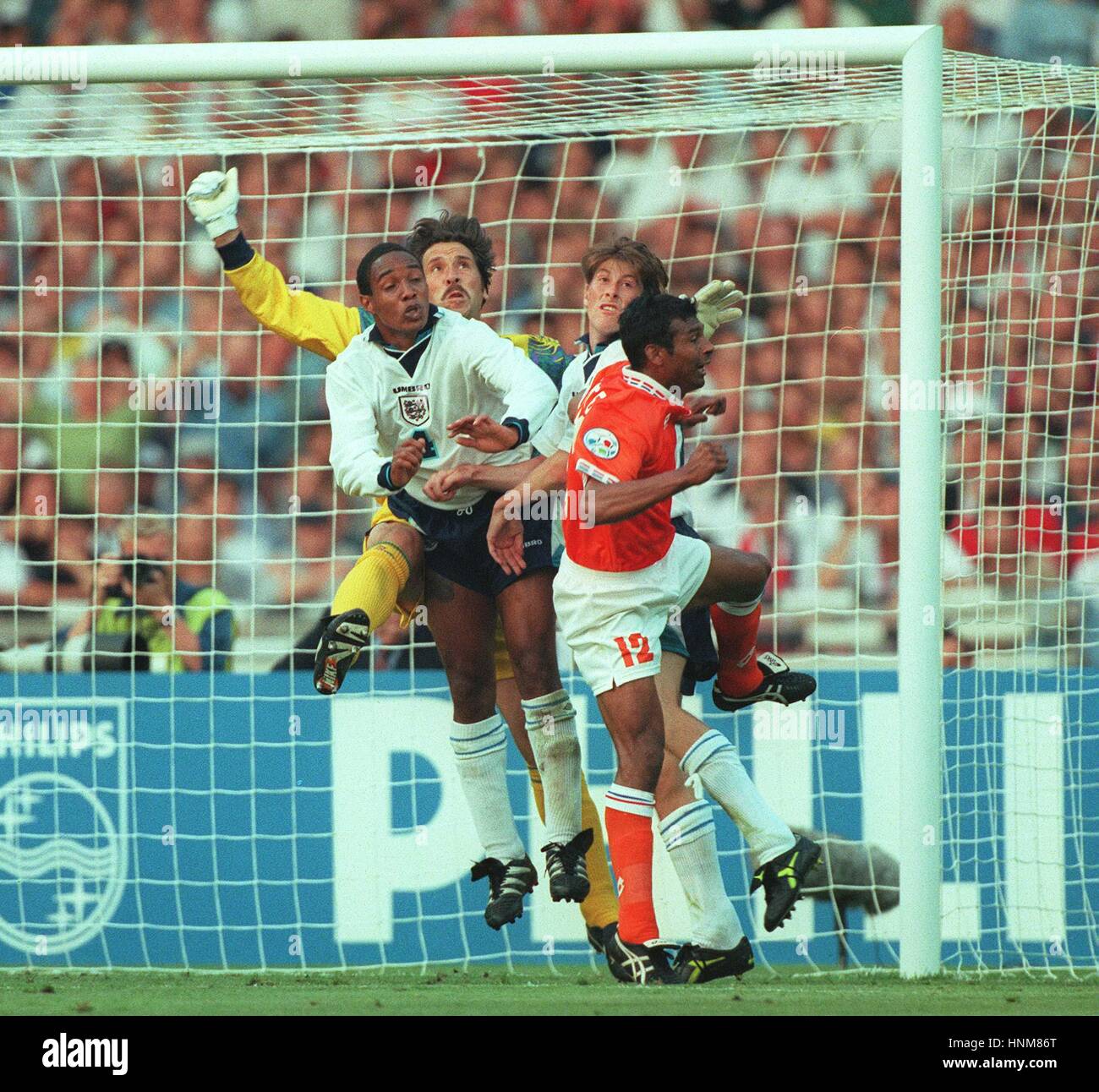 England v holland 1996 hi-res stock photography and images - Alamy
