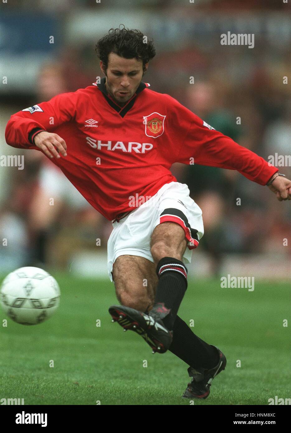 RYAN GIGGS MANCHESTER UNITED FC 20 September 1995 Stock Photo - Alamy