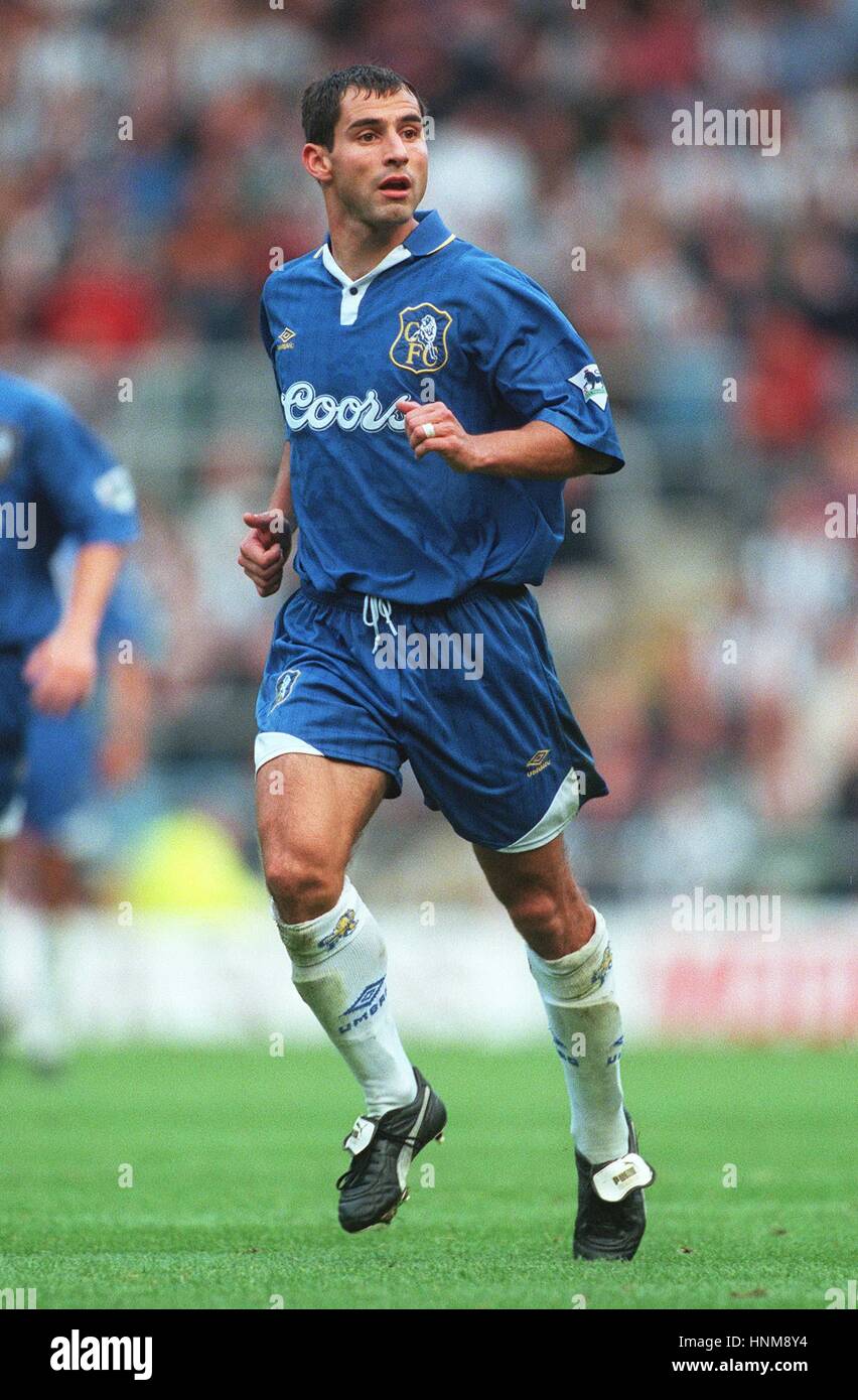 GAVIN PEACOCK CHELSEA FC 25 September 1995 Stock Photo - Alamy