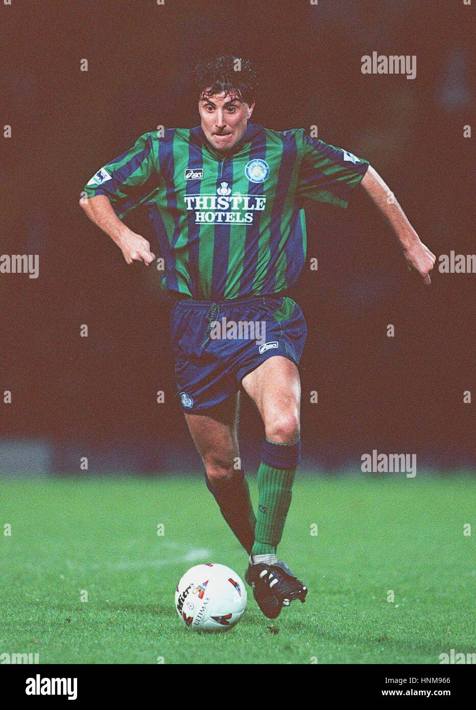 PAUL BEESLEY LEEDS UNITED FC 10 October 1995 Stock Photo - Alamy