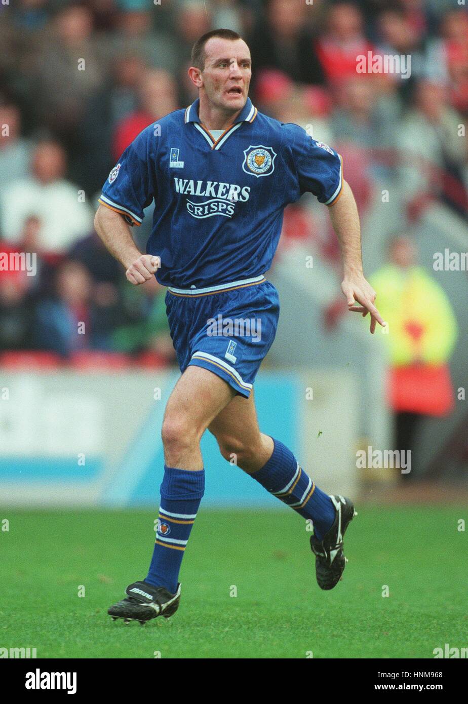 MIKE WHITLOW LEICESTER CITY FC 10 October 1995 Stock Photo - Alamy