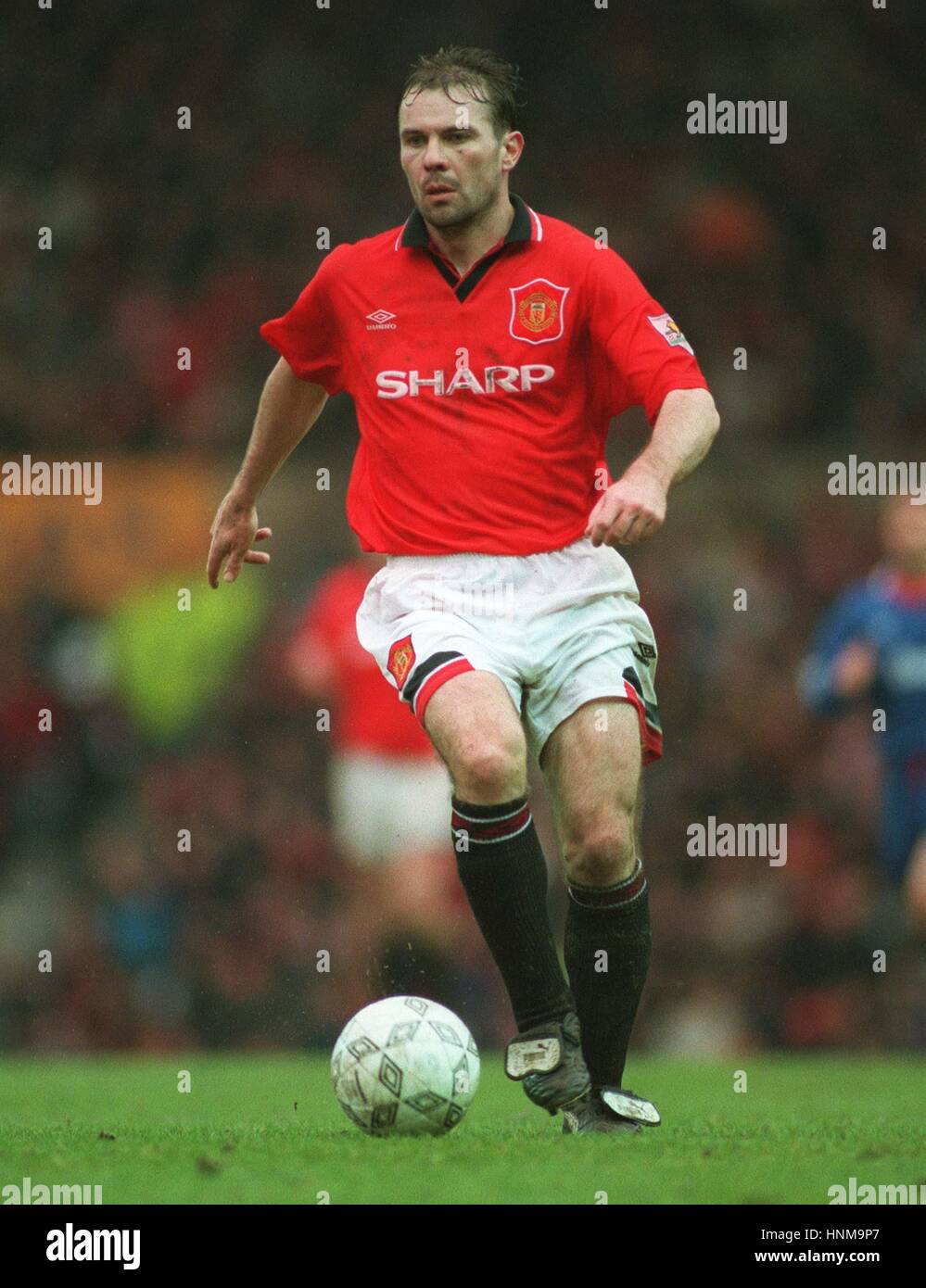 BRIAN MCCLAIR MANCHESTER UNITED FC 06 December 1995 Stock Photo - Alamy