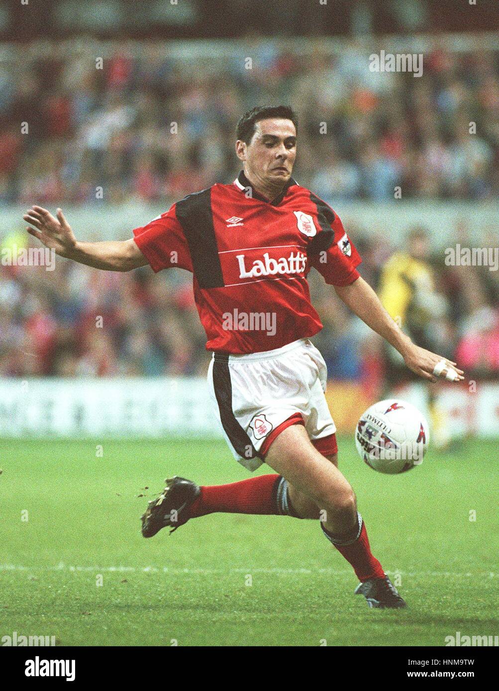 STEVE CHETTLE NOTTINGHAM FOREST FC 15 December 1995 Stock Photo - Alamy
