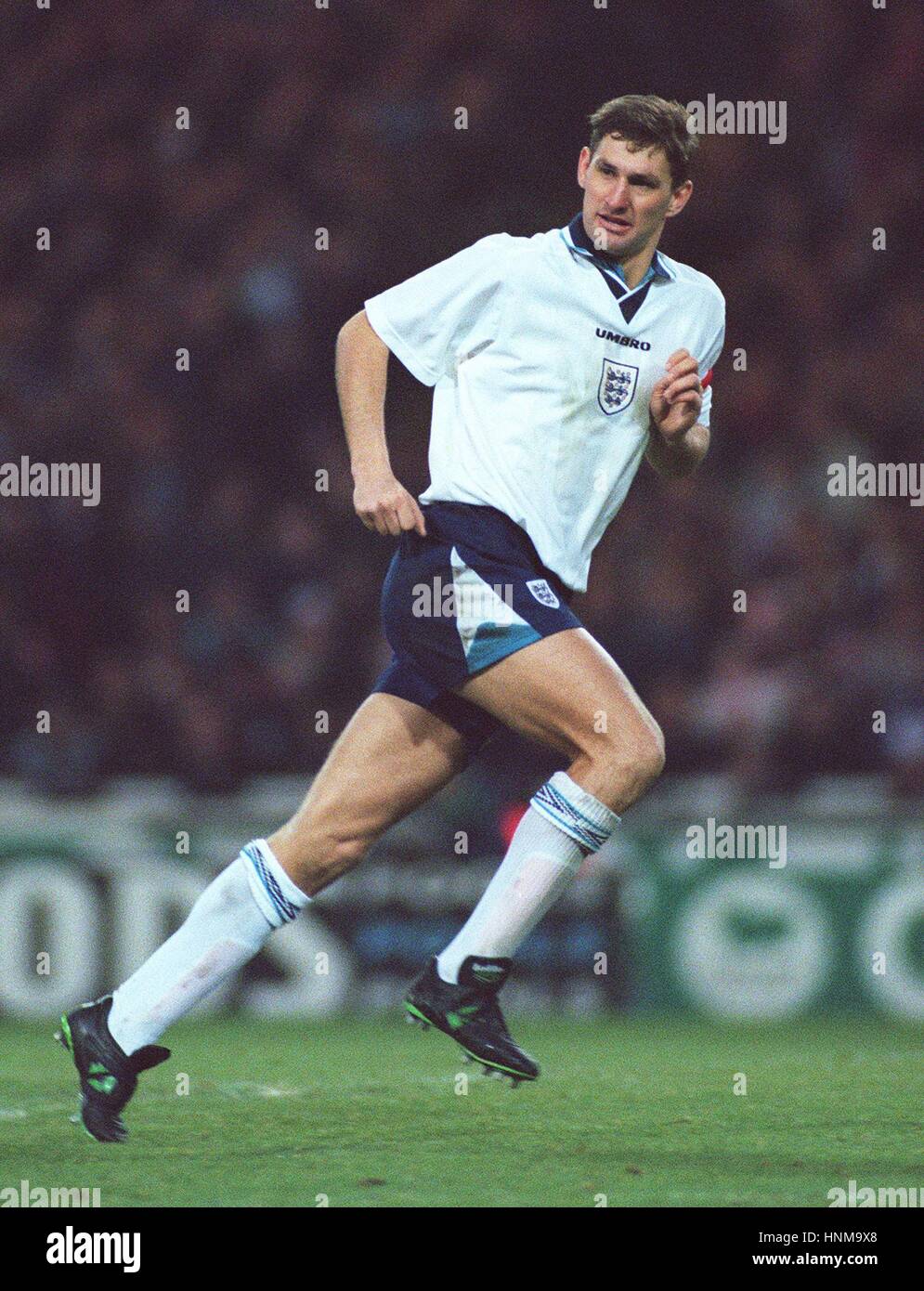 Tony adams england arsenal fc hi-res stock photography and images - Alamy