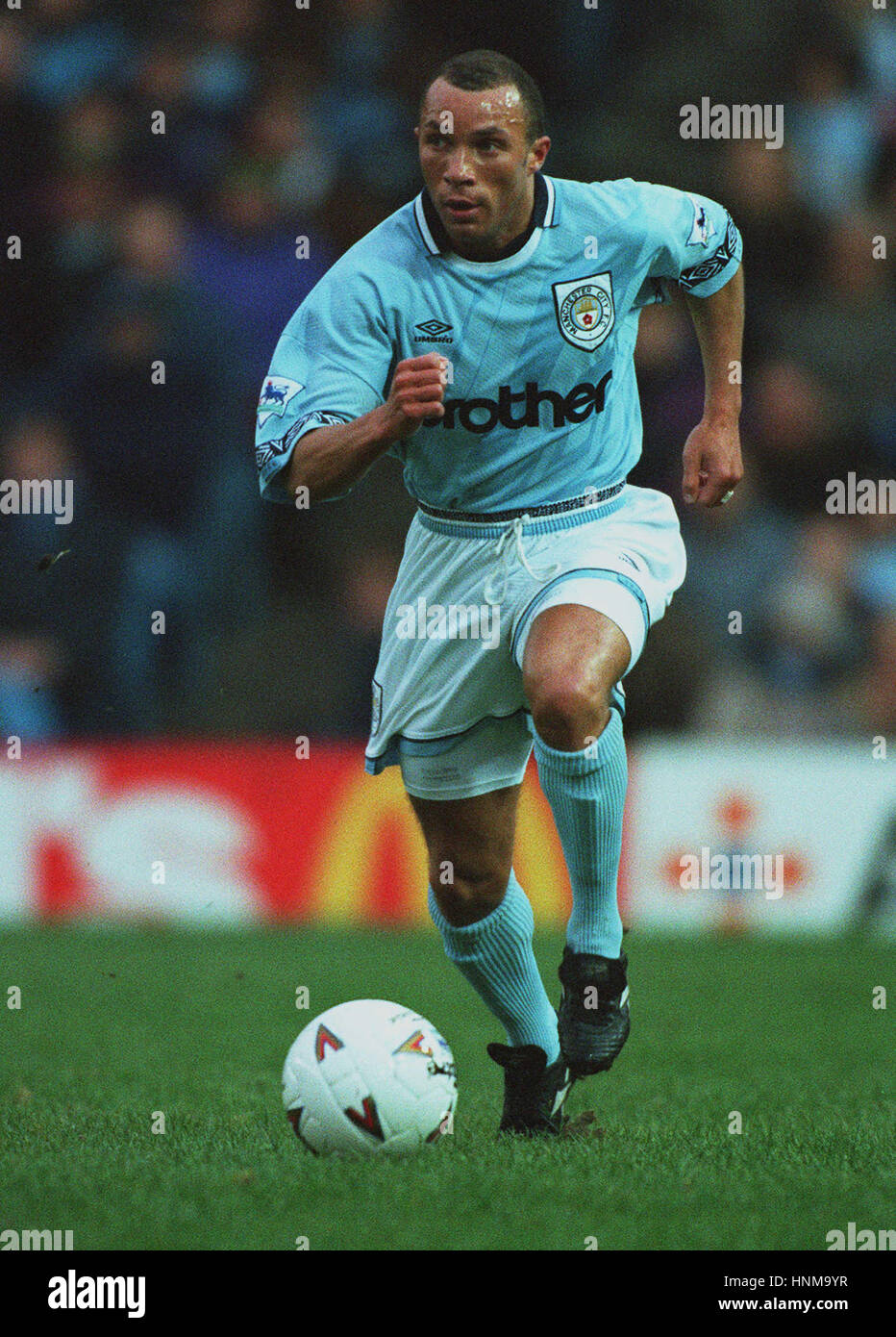 TERRY PHELAN MANCHESTER CITY FC 03 January 1995 Stock Photo - Alamy
