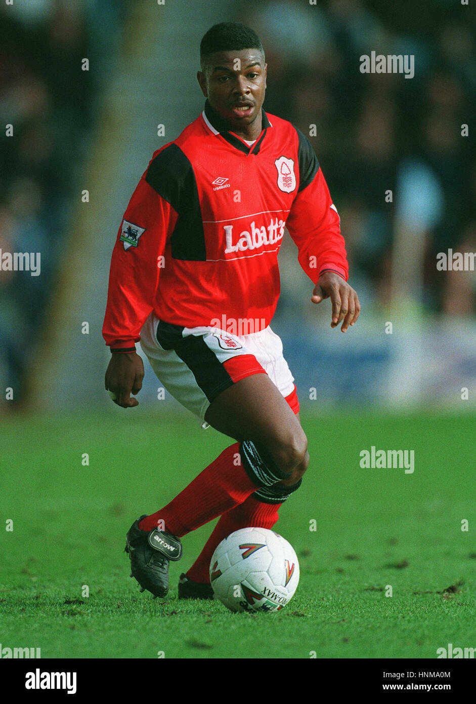 DES LYTTLE NOTTINGHAM FOREST FC 03 January 1995 Stock Photo - Alamy