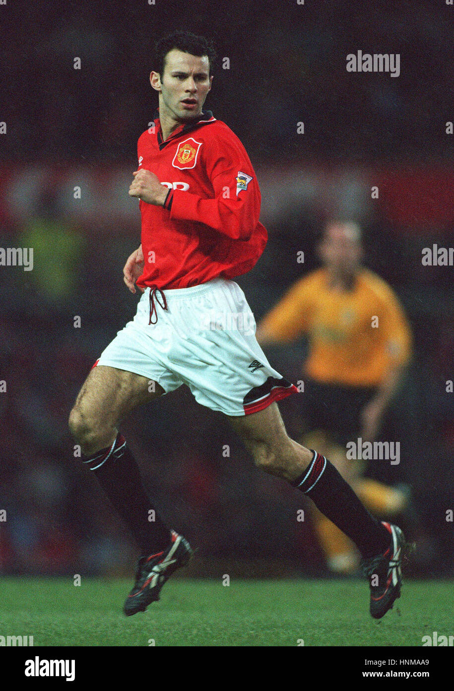 Ryan giggs manchester united 1995 hi-res stock photography and images ...