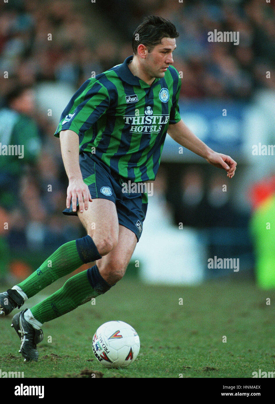 DAVID WHITE LEEDS UNITED FC 26 February 1995 Stock Photo - Alamy