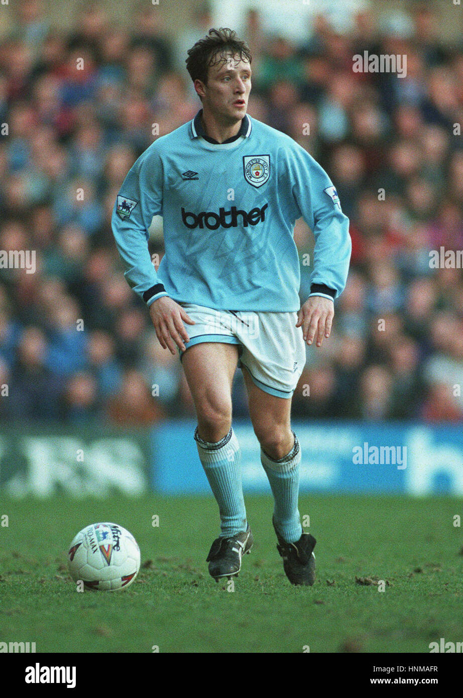 NICKY SUMMERBEE MANCHESTER CITY FC 27 February 1995 Stock Photo - Alamy