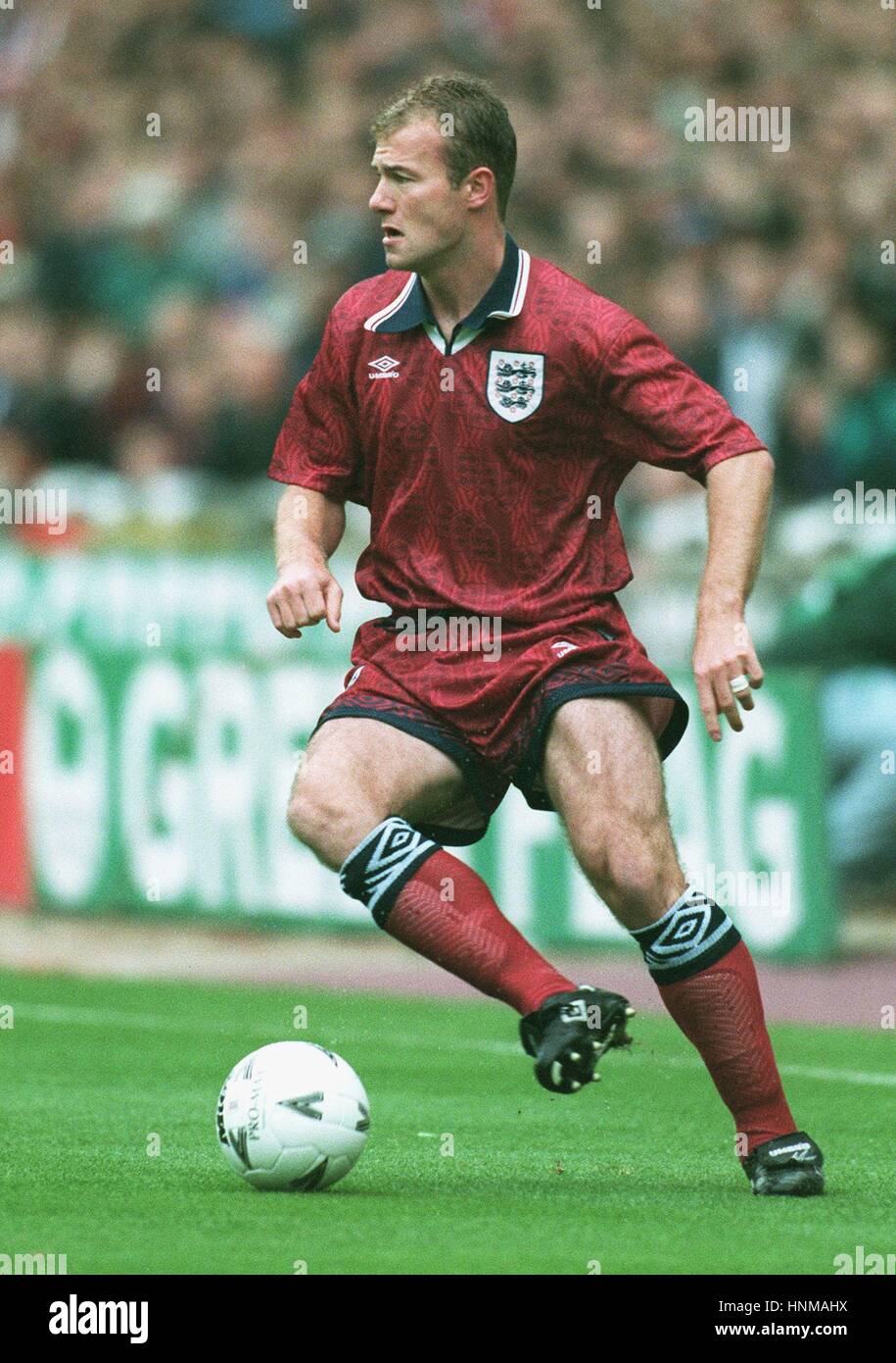 ALAN SHEARER ENGLAND & BLACKBURN ROVERS FC 15 June 1995 Stock Photo - Alamy