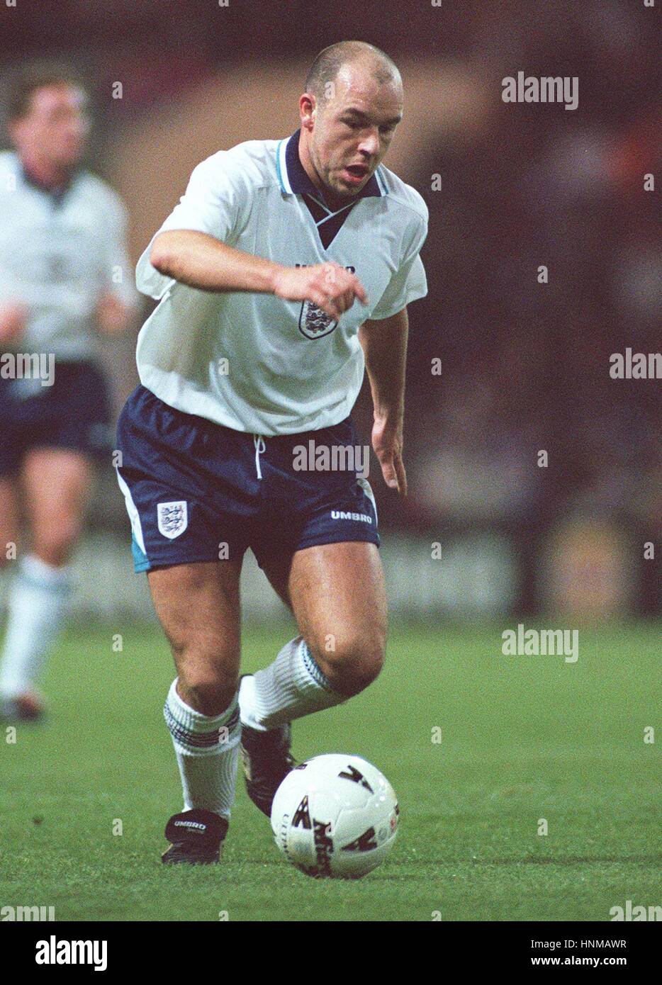 STEVE STONE ENGLAND & NOTTINGHAM FOREST FC 19 December 1995 Stock Photo ...