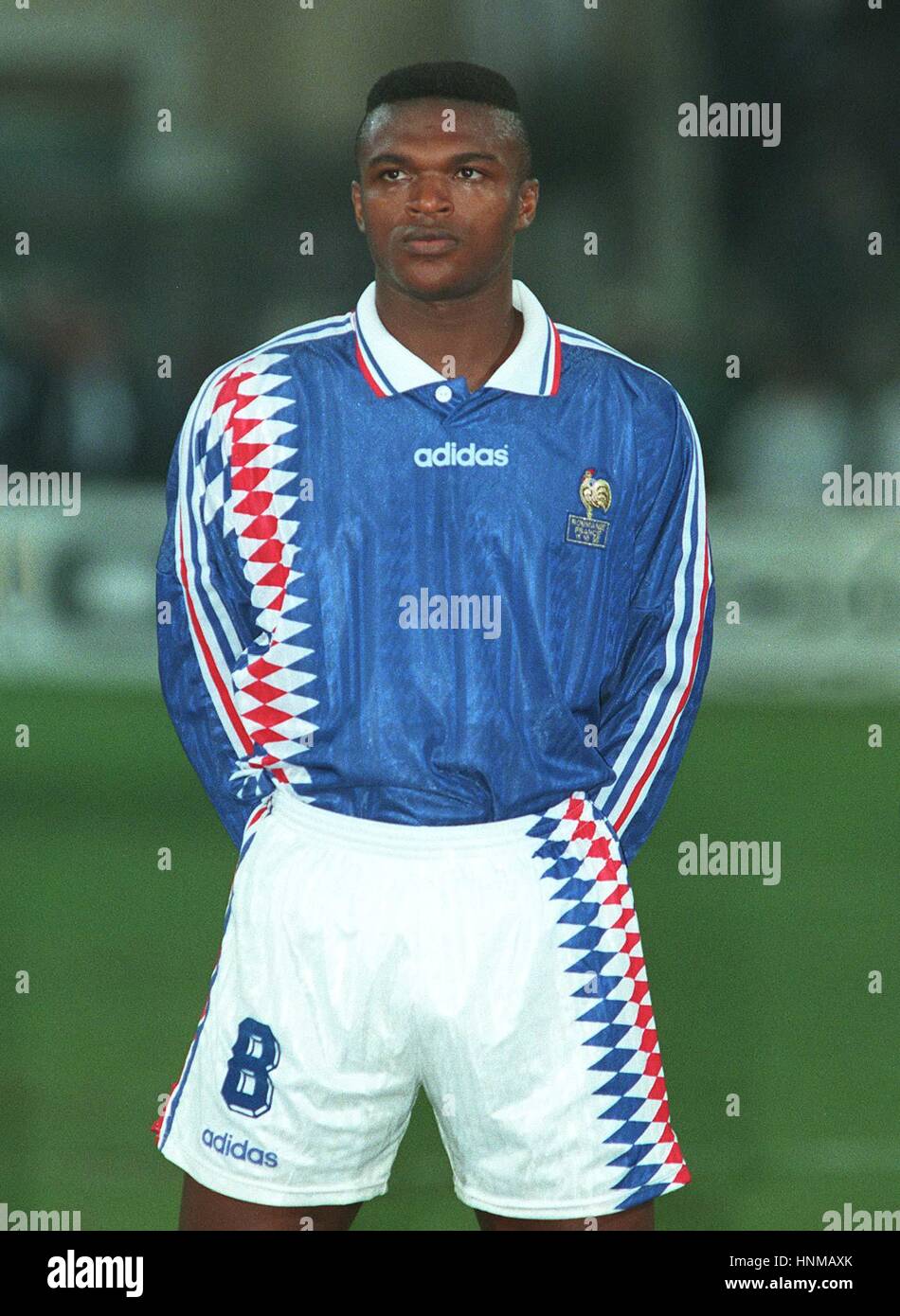 MARCEL DESAILLY FRANCE & AC MILAN 19 December 1995 Stock Photo - Alamy