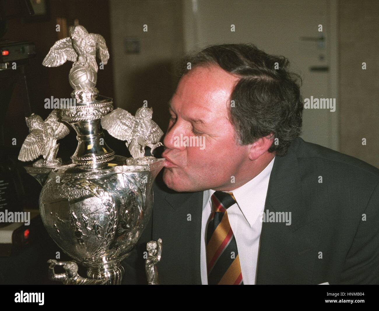 BARRY FRY HOLDS SECOND DIVISON TROPHY 30 May 1995 Stock Photo - Alamy