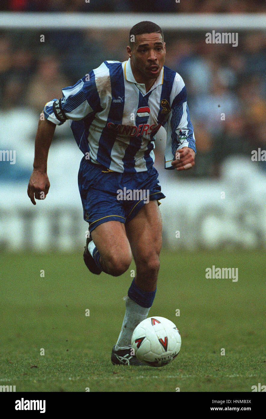 DES WALKER SHEFFIELD WEDNESDAY FC 17 March 1995 Stock Photo - Alamy