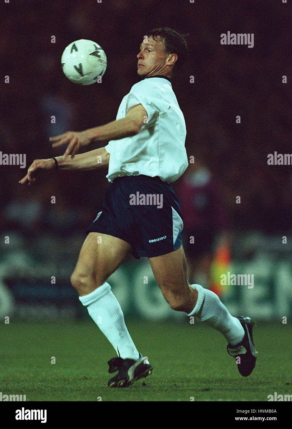 TEDDY SHERINGHAM ENGLAND & TOTTENHAM HOTSPUR FC 01 April 1995 Stock ...