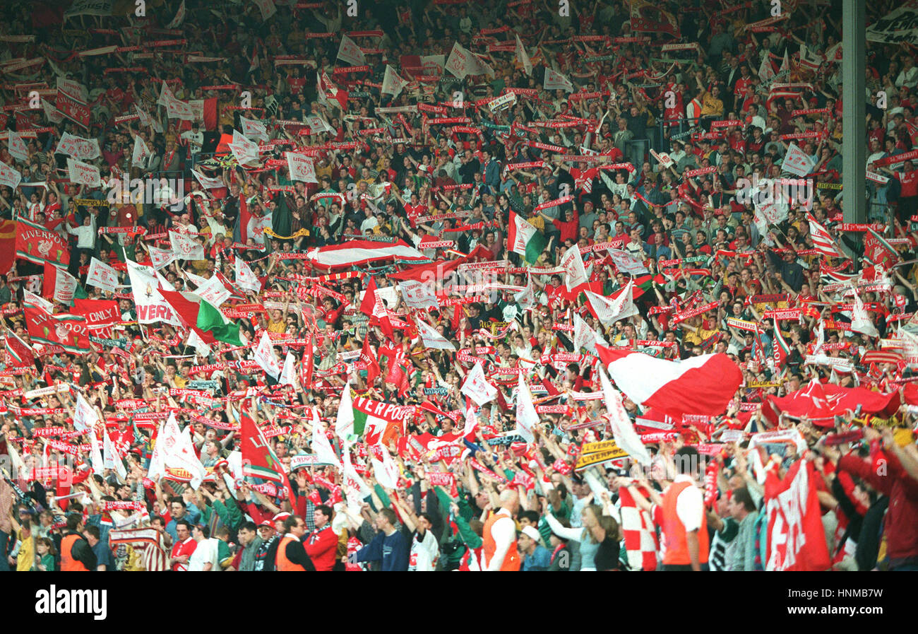 LIVERPOOL FANS WEMBLEY STADIUM COCA-COLA CUP FINAL 03 April 1995 Stock ...