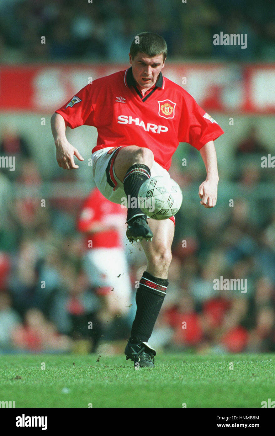 ROY KEANE MANCHESTER UNITED FC 05 April 1995 Stock Photo - Alamy
