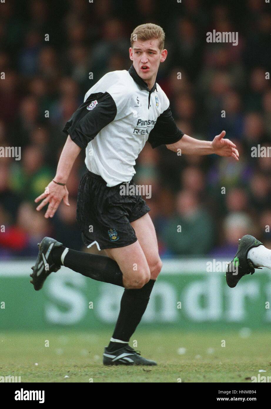 ANDY BOOTH HUDDERSFIELD TOWN FC 05 April 1995 Stock Photo - Alamy