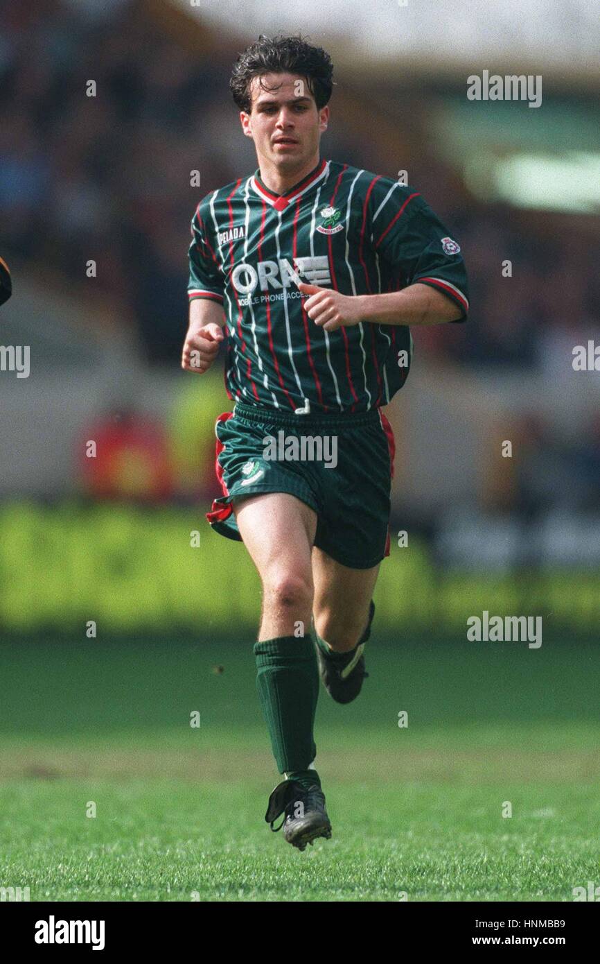 ANDY LIDDELL BARNSLEY FC 11 April 1995 Stock Photo - Alamy