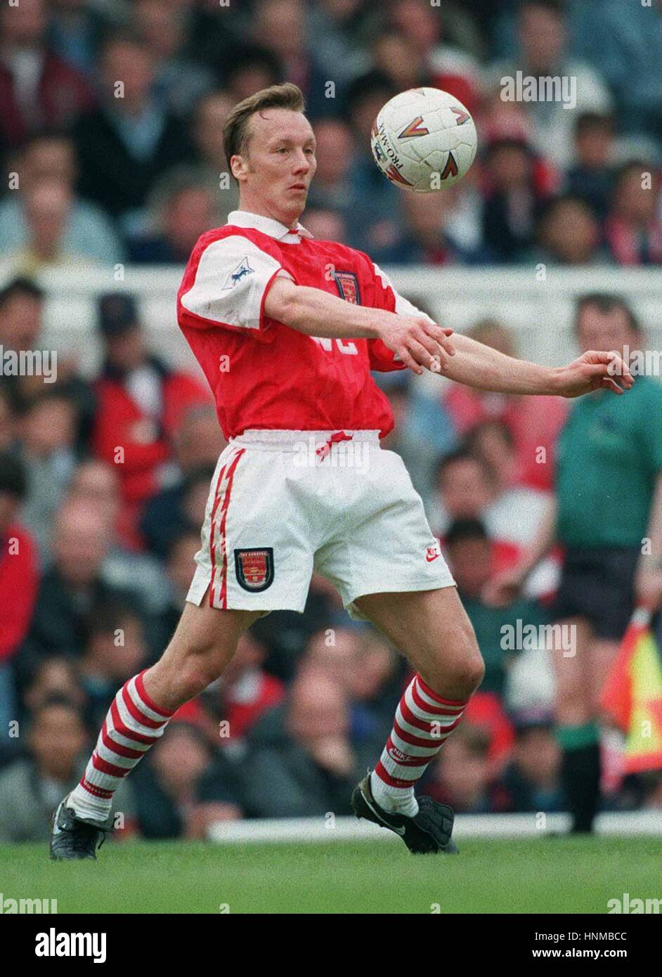LEE DIXON ARSENAL FC 18 April 1995 Stock Photo - Alamy