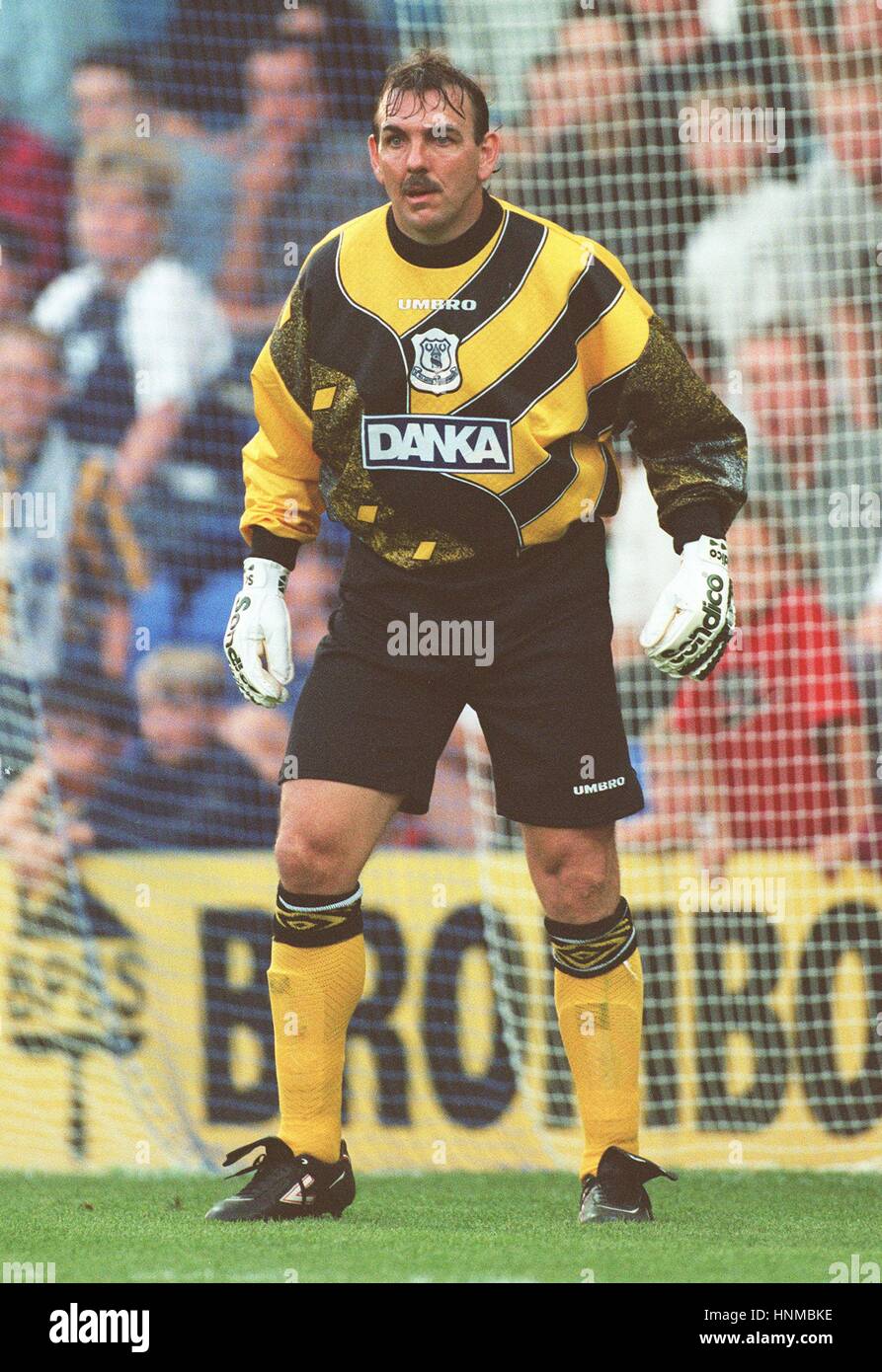 Neville southall hi-res stock photography and images - Alamy