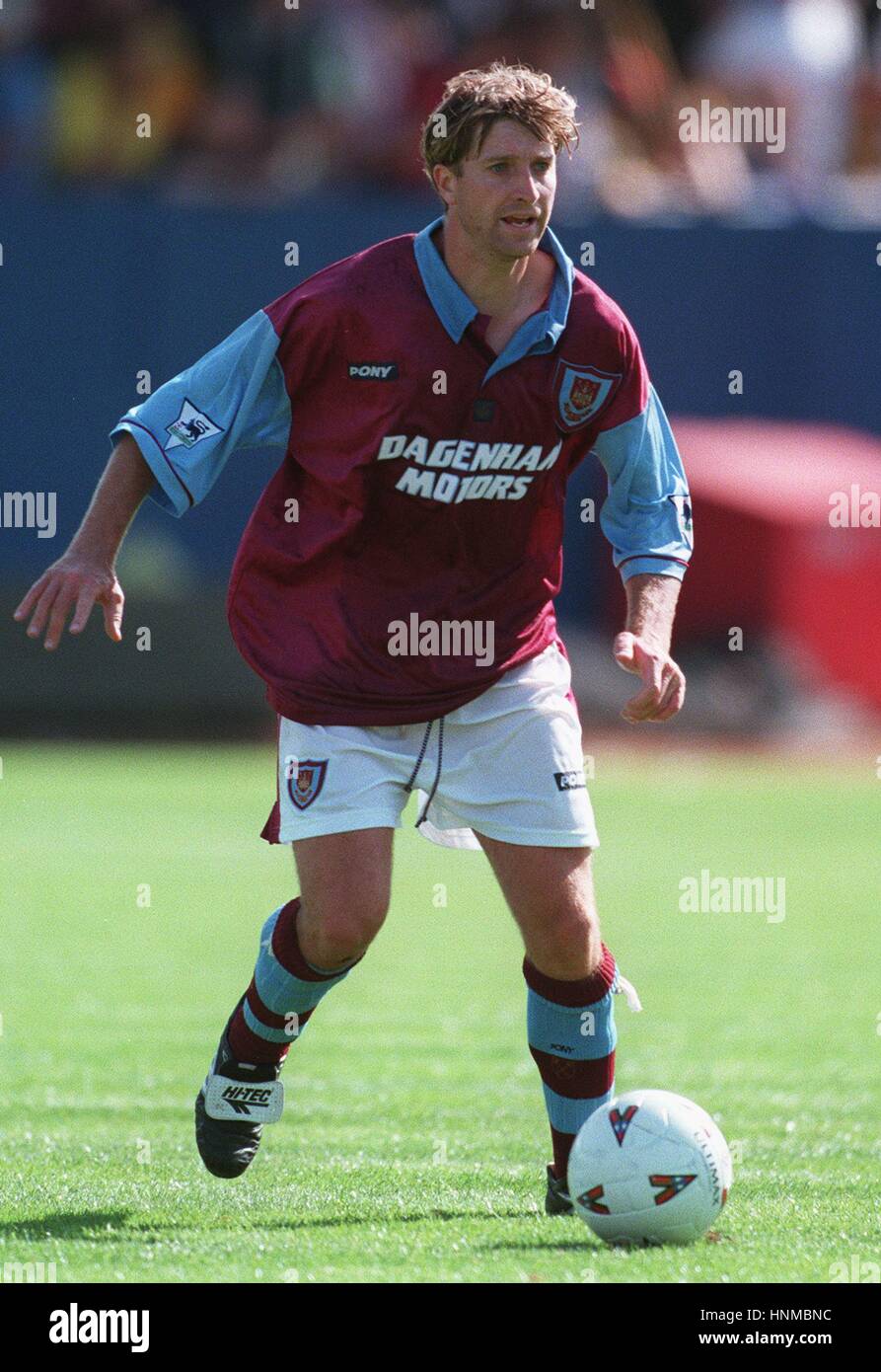 John moncur hi-res stock photography and images - Alamy