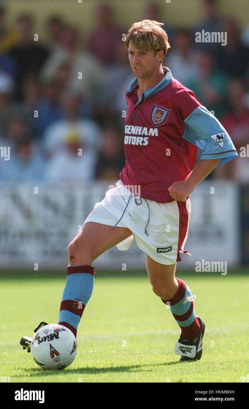 John moncur west ham hi-res stock photography and images - Alamy
