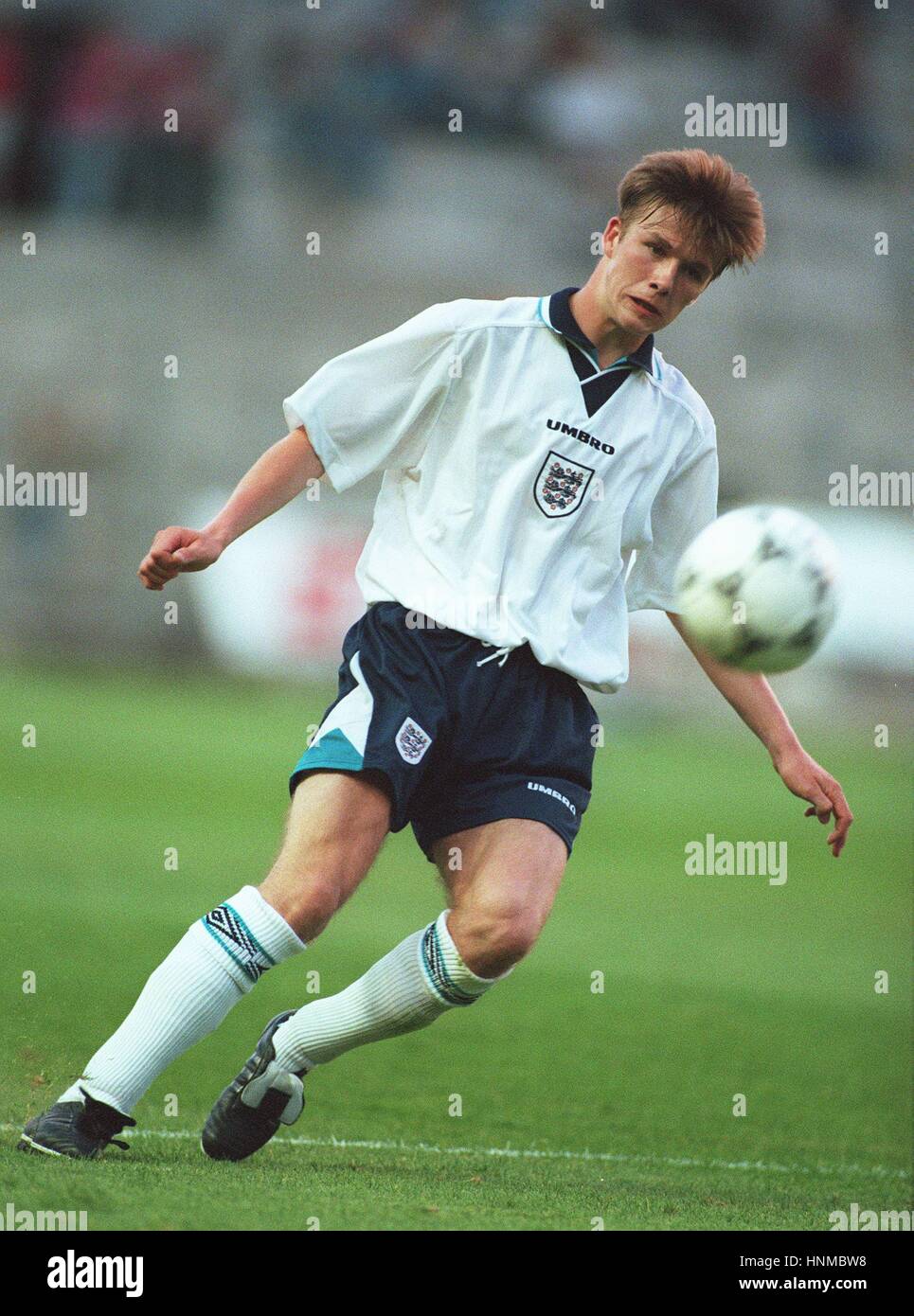 David beckham england u21 man hi-res stock photography and images - Alamy