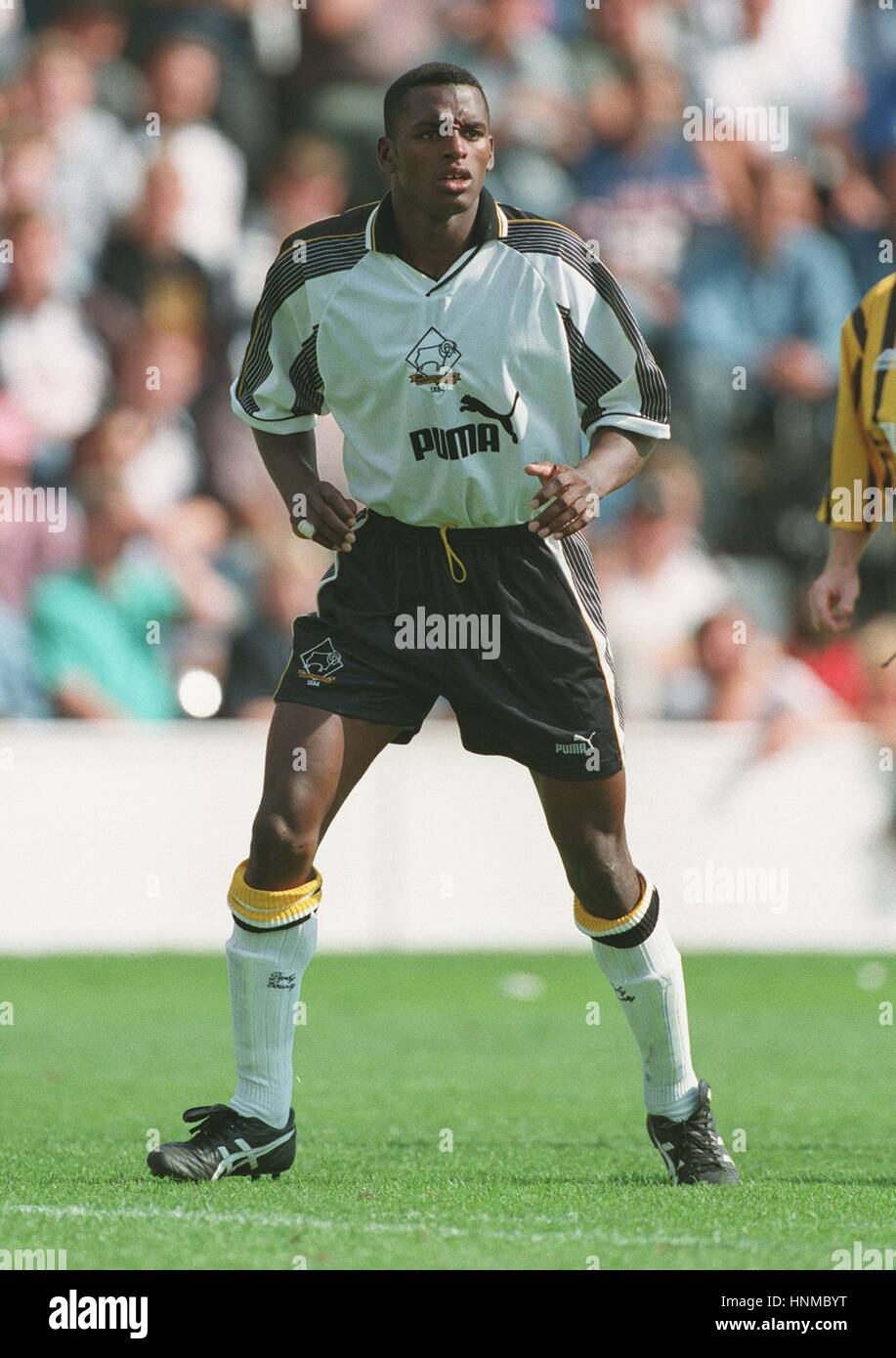 DARRYL POWELL DERBY COUNTY FC 14 August 1995 Stock Photo - Alamy