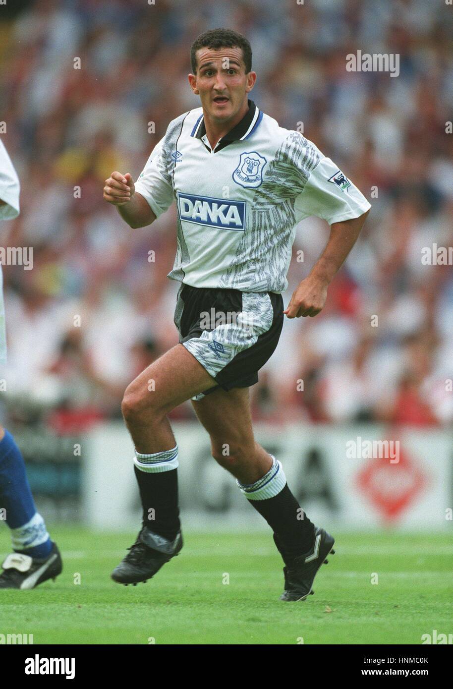VINNY SAMWAYS EVERTON FC 14 August 1995 Stock Photo - Alamy