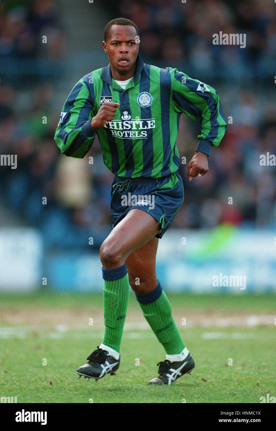 PHIL MASINGA LEEDS UNITED FC 26 February 1995 Stock Photo - Alamy